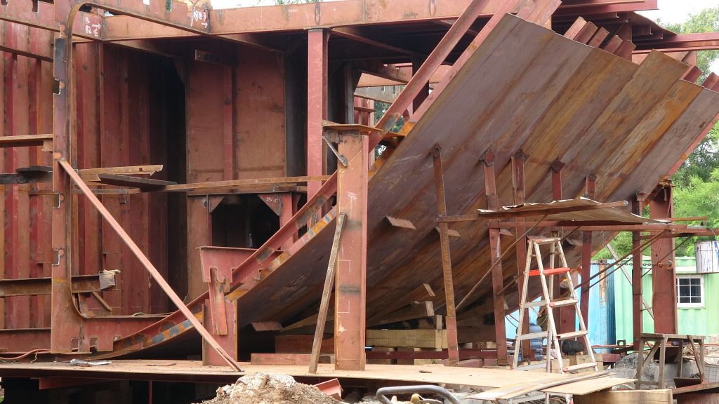 PEMBUATAN HOPPER BARGE – RKD 1000-1 OLEH GALANGAN DAN PERBENGKELAN ...